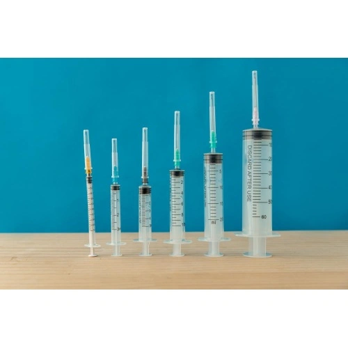 중국 멸균 일회용 주사기 1ml 2ml 2.5ml 3ml 5ml 10ml 20ml 50/60ml Luer 슬립 제조업체